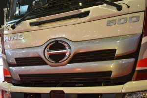 エンジン不正問題で「営業利益8割減」の日野自動車。苦境の中で“追い風要素”も | bizSPA!