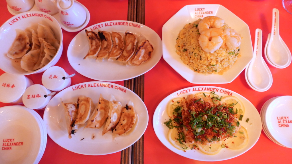 【運気が上がる！？映える町中華】餃子が主役の「LUCKY ALEXANDER CHINA」食べてみた | ページ 2 | bizSPA!