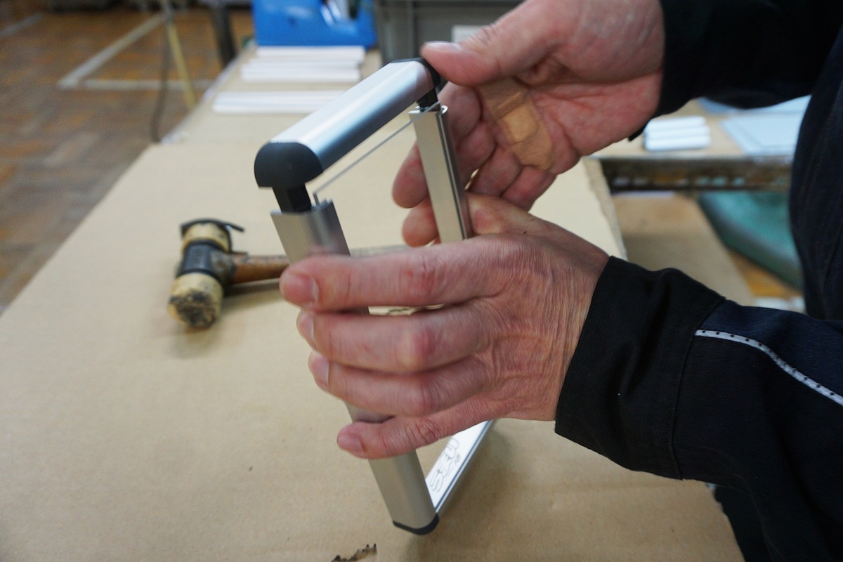 【うまい棒ケースがSNSで話題】お孫さんの反応は？2本以上入れたいときは？開発者に聞いてみた！ | ページ 2 | bizSPA!フレッシュ