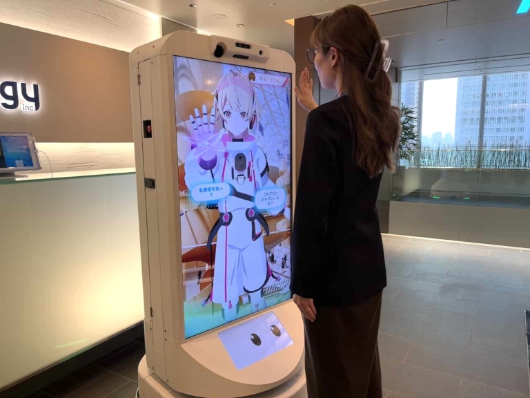 大阪万博に登場！多言語で対話できる「AIコンシェルジュロボット」がもたらす未来とは？ | bizSPA!